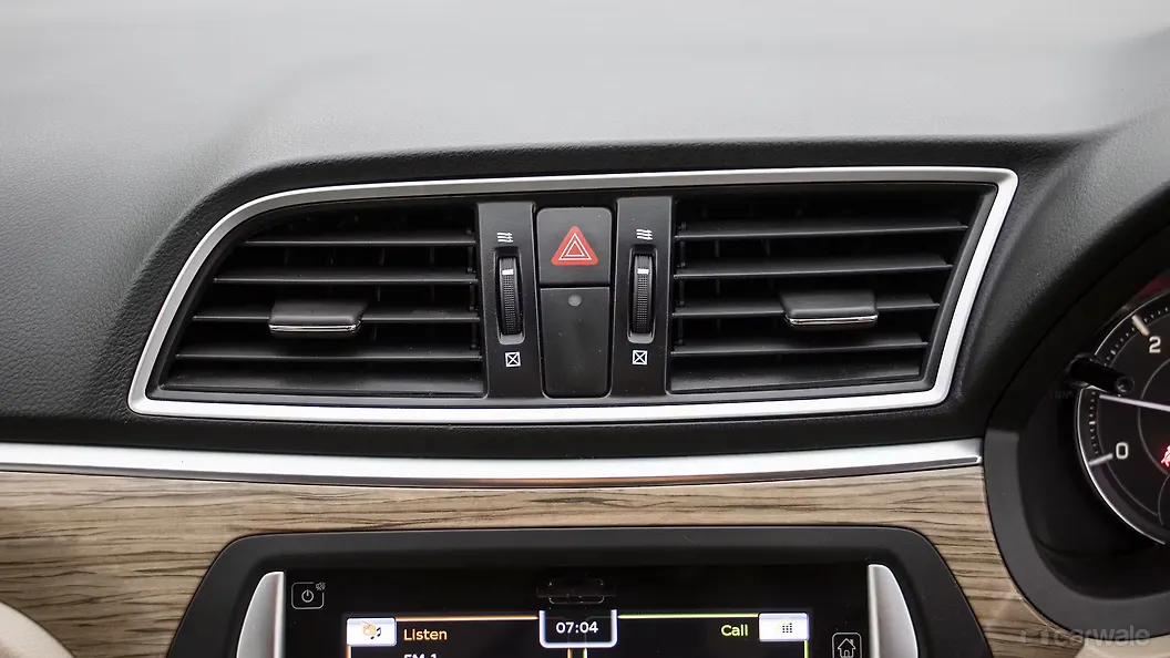 Ciaz Interior Image, Ciaz Photos in India - CarWale