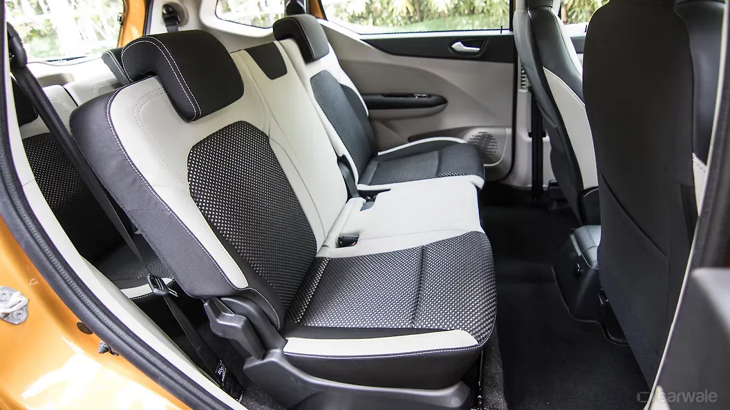 Renault Triber Images, Interior & Exterior Photo Gallery - CarWale