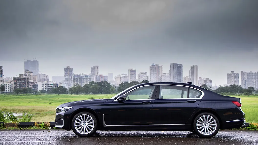 BMW 7 Series Images, Interior & Exterior Photo Gallery - CarWale