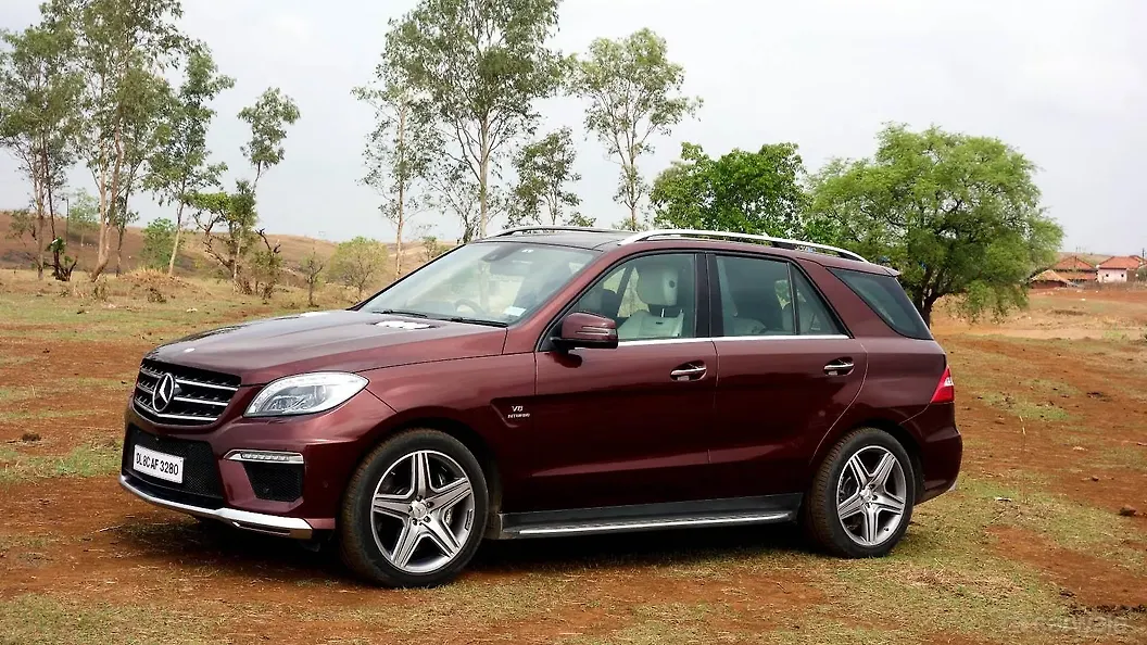 M-Class Exterior Image, M-Class Photos in India - CarWale