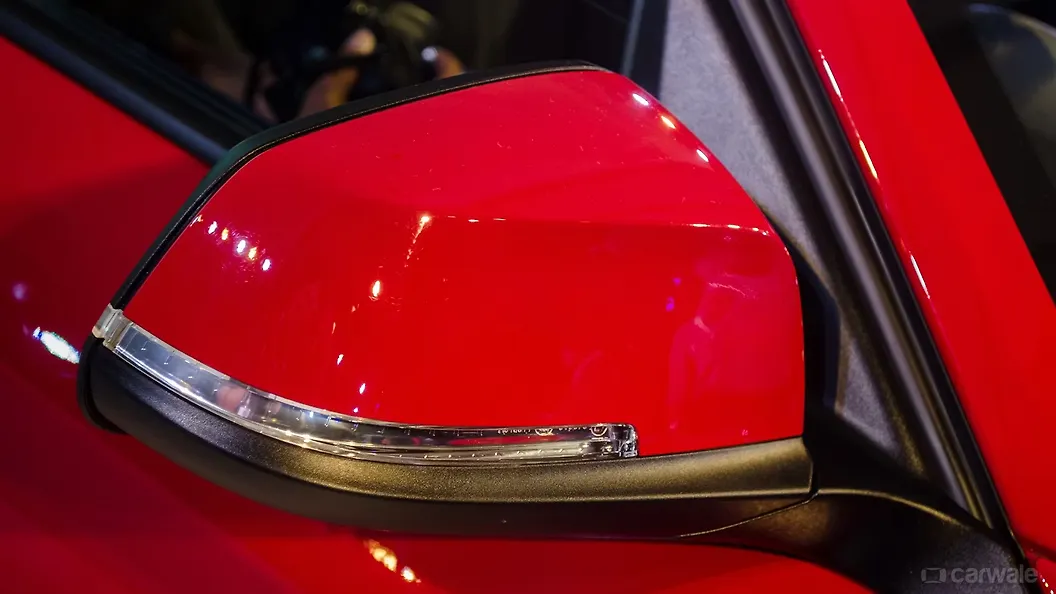 1 Series Fog Lamps Image, 1 Series Photos in India - CarWale