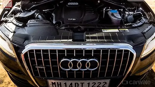 Q5 [2013-2018] Engine Bay Image, Q5 [2013-2018] Photos in India - CarWale