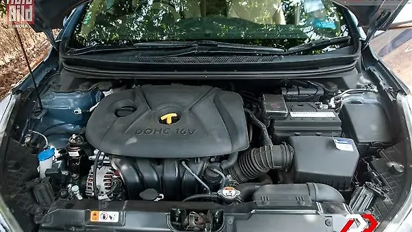 Hyundai Elantra [2012-2015] Photo, Engine Bay Image - CarWale