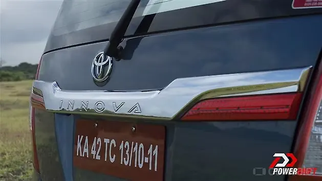 Innova [2013-2014] Rear View Image, Innova [2013-2014] Photos in India ...
