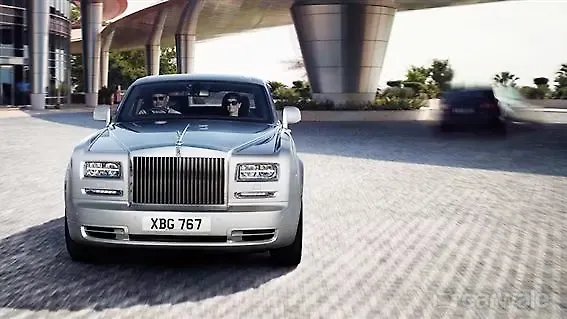 Phantom Front View Image, Phantom Photos in India - CarWale