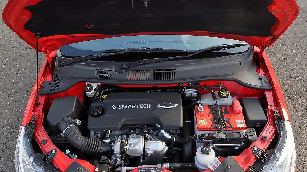 Sail Hatchback Engine Bay Image, Sail Hatchback Photos in India - CarWale