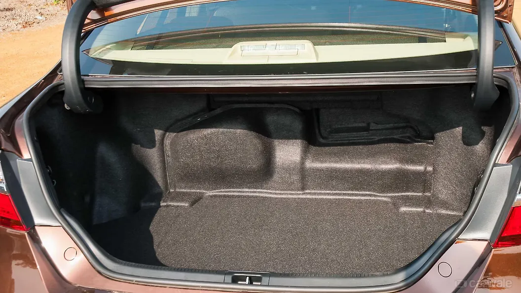 Camry [2015-2019] Boot Space Image, Camry [2015-2019] Photos in India ...
