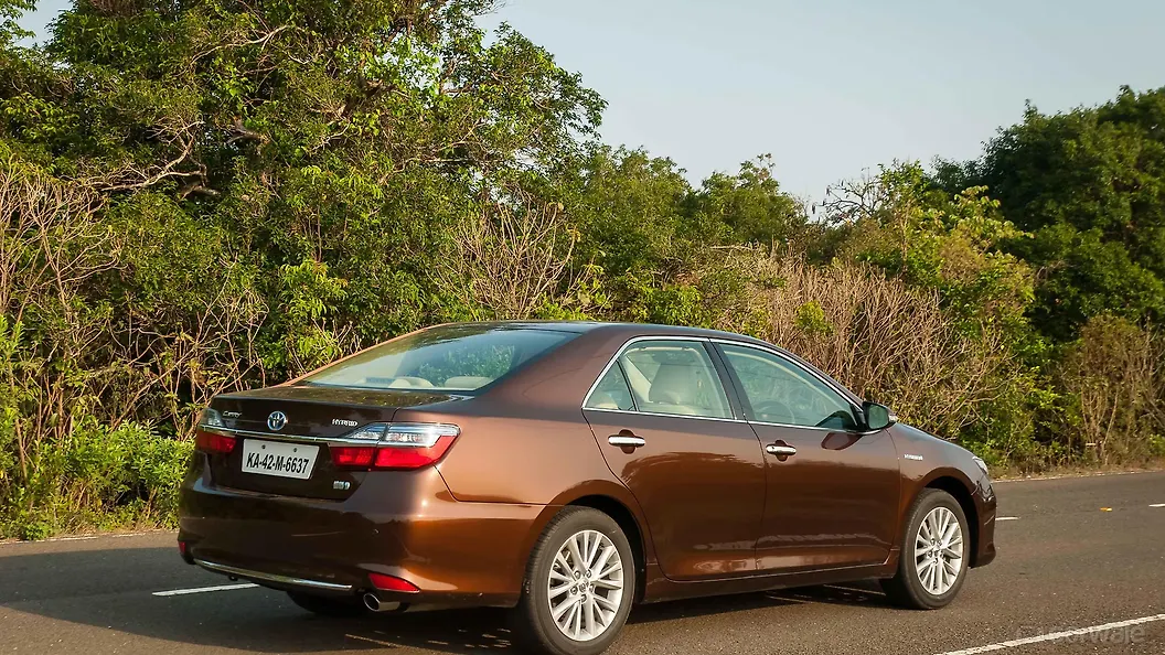 Camry [2015-2019] Rear View Image, Camry [2015-2019] Photos in India ...