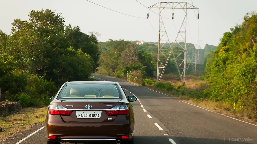 Camry [2015-2019] Rear View Image, Camry [2015-2019] Photos in India ...