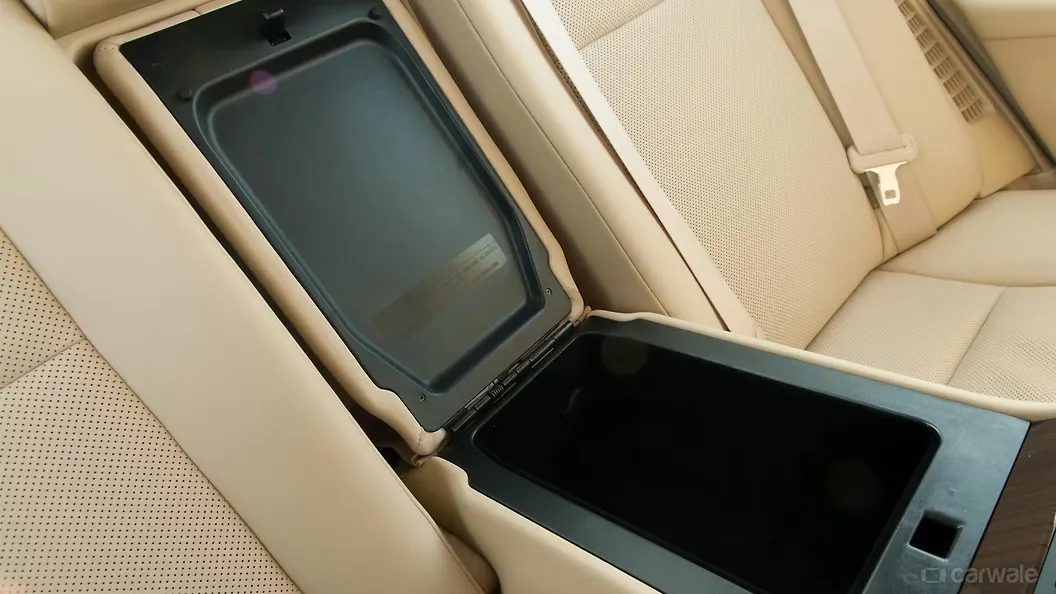 Camry [2015-2019] Rear View Image, Camry [2015-2019] Photos in India ...