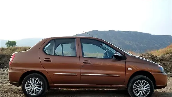 Tata Indigo eCS [2013-2018] Photo, Right Side Image - CarWale