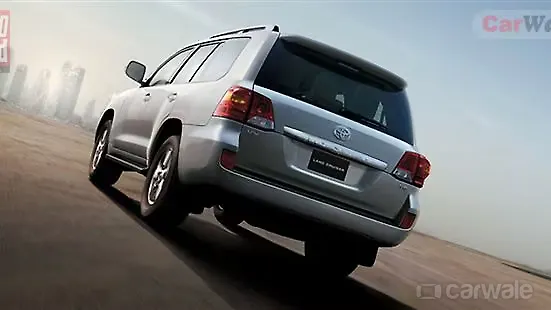 Land Cruiser [2015-2020] Rear View Image, Land Cruiser [2015-2020 ...