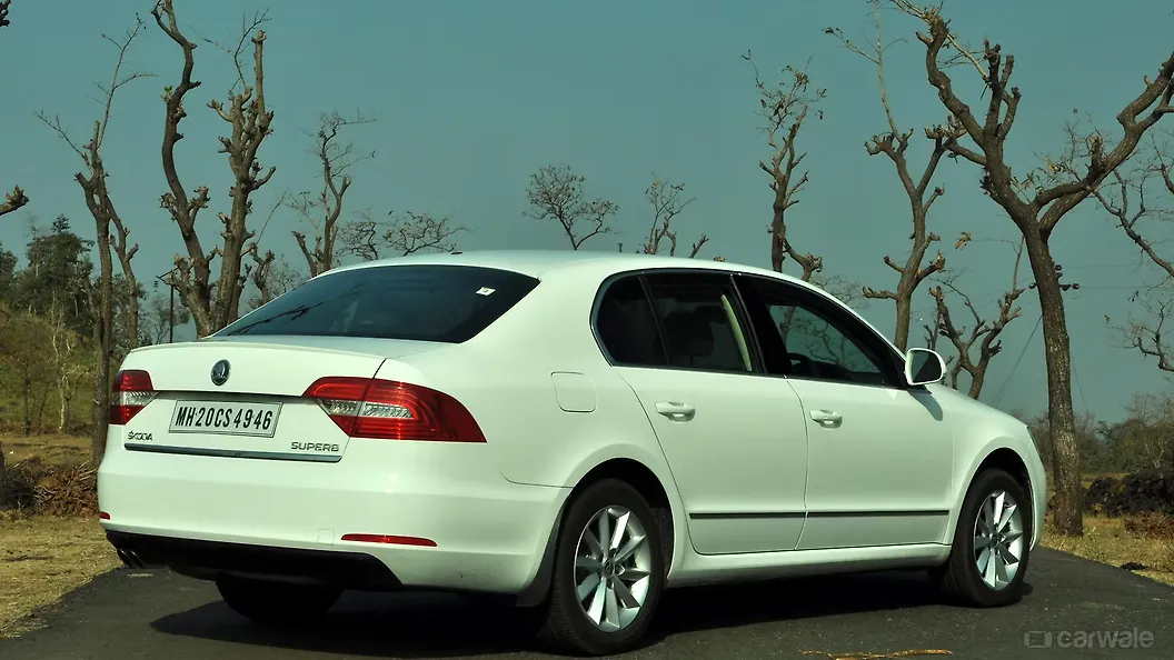 Superb [2014-2016] Rear View Image, Superb [2014-2016] Photos in India ...