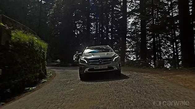 GLA [2014-2017] Front View Image, GLA [2014-2017] Photos in India - CarWale