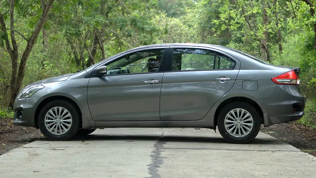 Ciaz [2014-2017] Left Side View Image, Ciaz [2014-2017] Photos in India ...