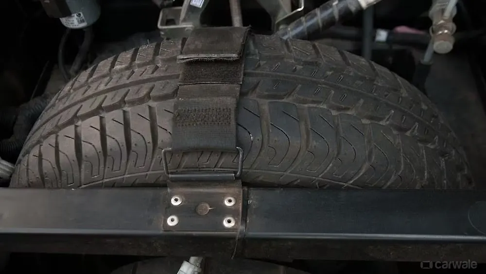 e2o [2014-2016] Exterior Image, e2o [2014-2016] Photos in India - CarWale