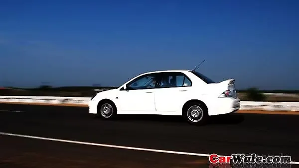 Cedia [2009-2013] Left Side View Image, Cedia [2009-2013] Photos in ...