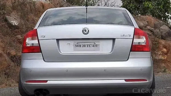 Laura Rear View Image, Laura Photos in India - CarWale