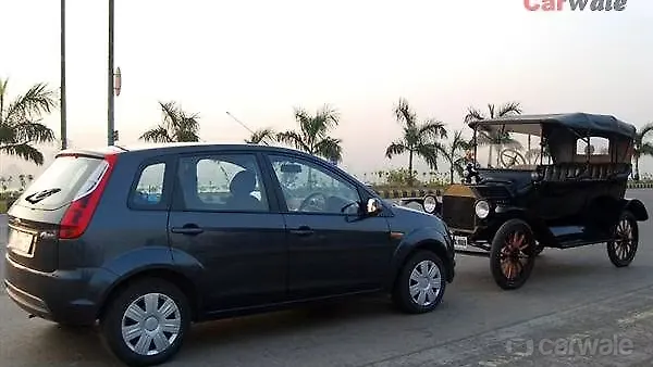 Figo [2012-2015] Rear View Image, Figo [2012-2015] Photos in India ...