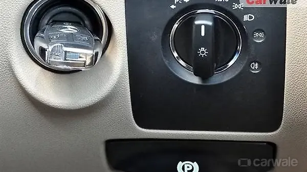 R-Class Interior Image, R-Class Photos in India - CarWale