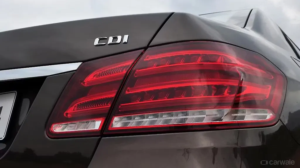E-Class [2013-2015] Tail Lamps Image, E-Class [2013-2015] Photos in ...