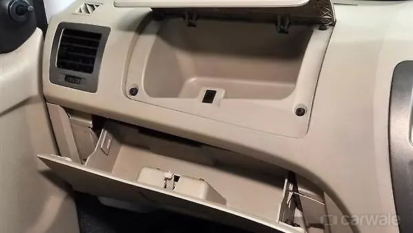 Venture Interior Image, Venture Photos in India - CarWale