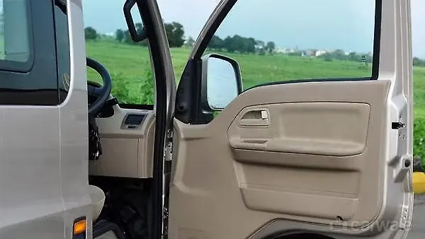 Venture Interior Image, Venture Photos in India - CarWale