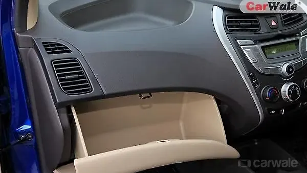 Eon Interior Image, Eon Photos in India - CarWale