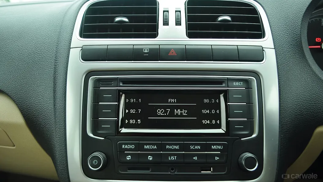 Polo [2014-2015] Interior Image, Polo [2014-2015] Photos in India - CarWale