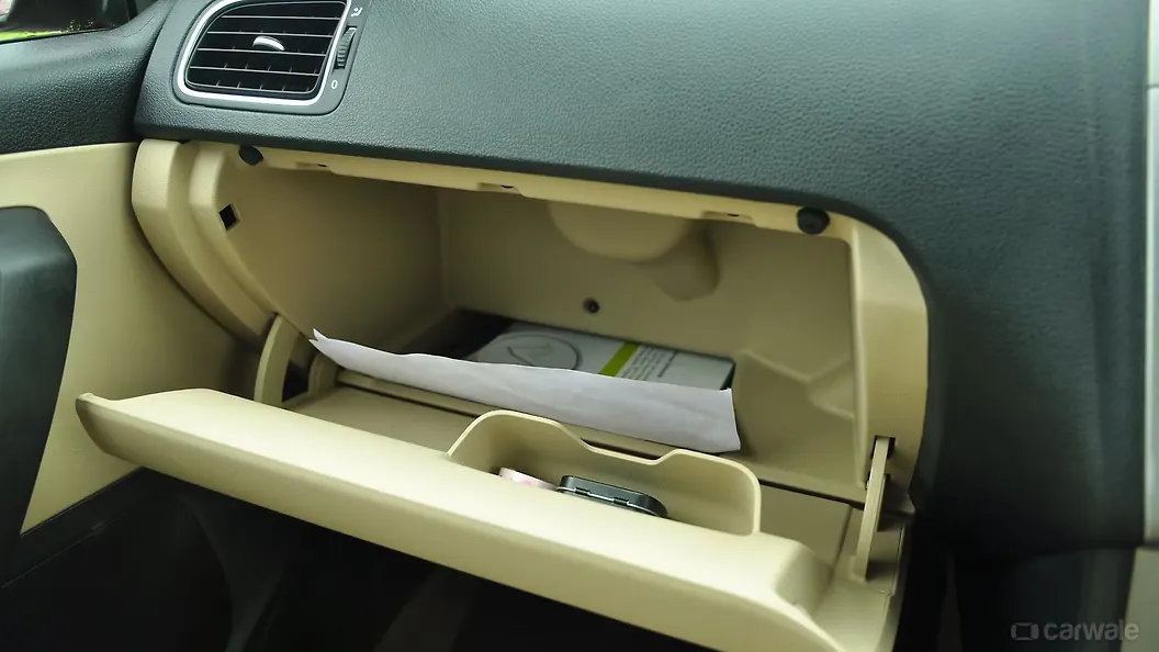 Polo [2014-2015] Interior Image, Polo [2014-2015] Photos in India - CarWale