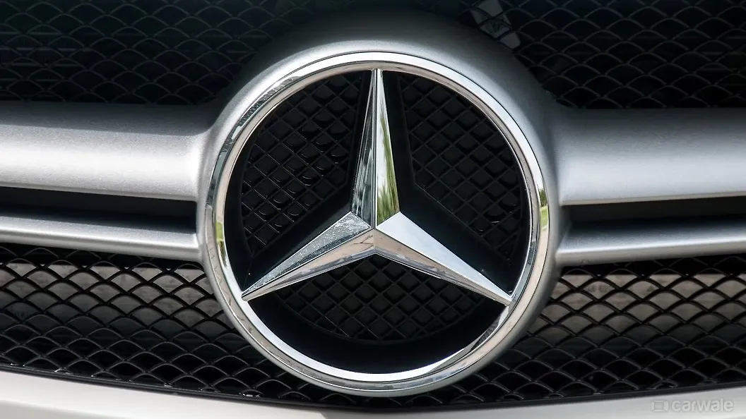 CLA [2015-2016] Front View Image, CLA [2015-2016] Photos in India - CarWale