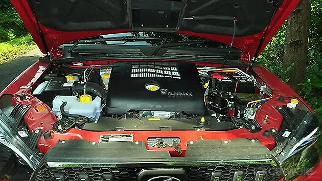 Scorpio [2014-2017] Engine Bay Image, Scorpio [2014-2017] Photos in ...