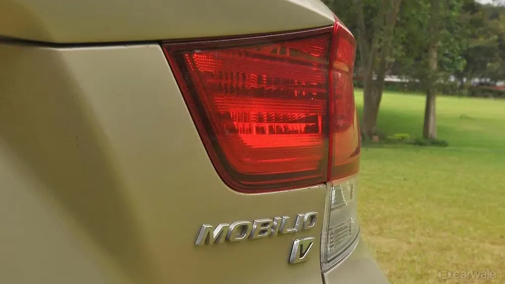 Mobilio Front View Image, Mobilio Photos in India - CarWale