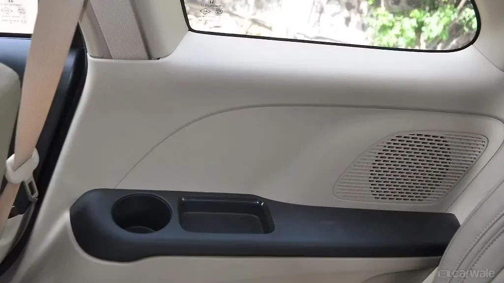 Mobilio Interior Image, Mobilio Photos in India - CarWale