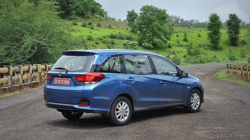 Mobilio Rear View Image, Mobilio Photos in India - CarWale