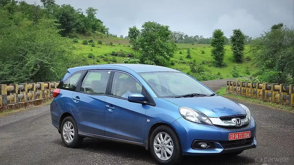 Mobilio Rear View Image, Mobilio Photos in India - CarWale