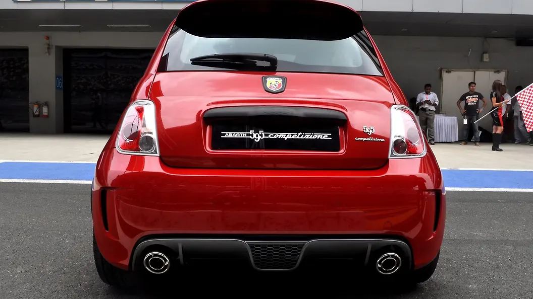 Fiat Abarth 595 Photo, Rear view Image - CarWale