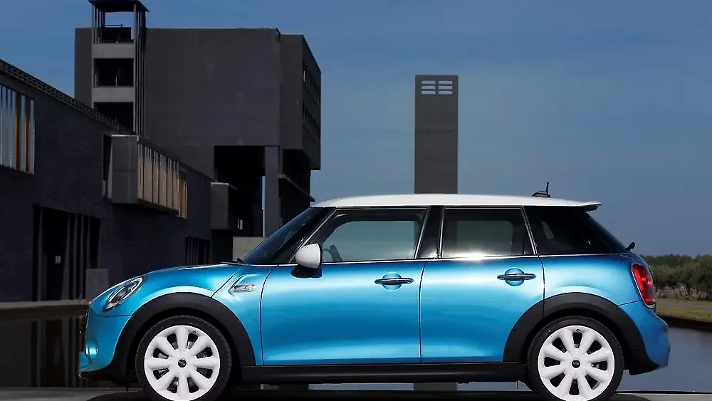 Mini Cooper [2014-2018] Photo, Left Side View Image - CarWale