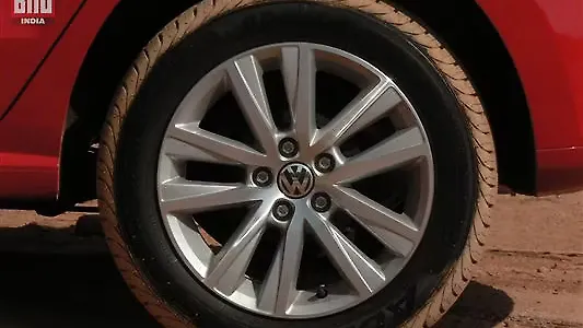 Volkswagen Polo [2012-2014] Photo, GT TSI Wheels Tyres Image - CarWale