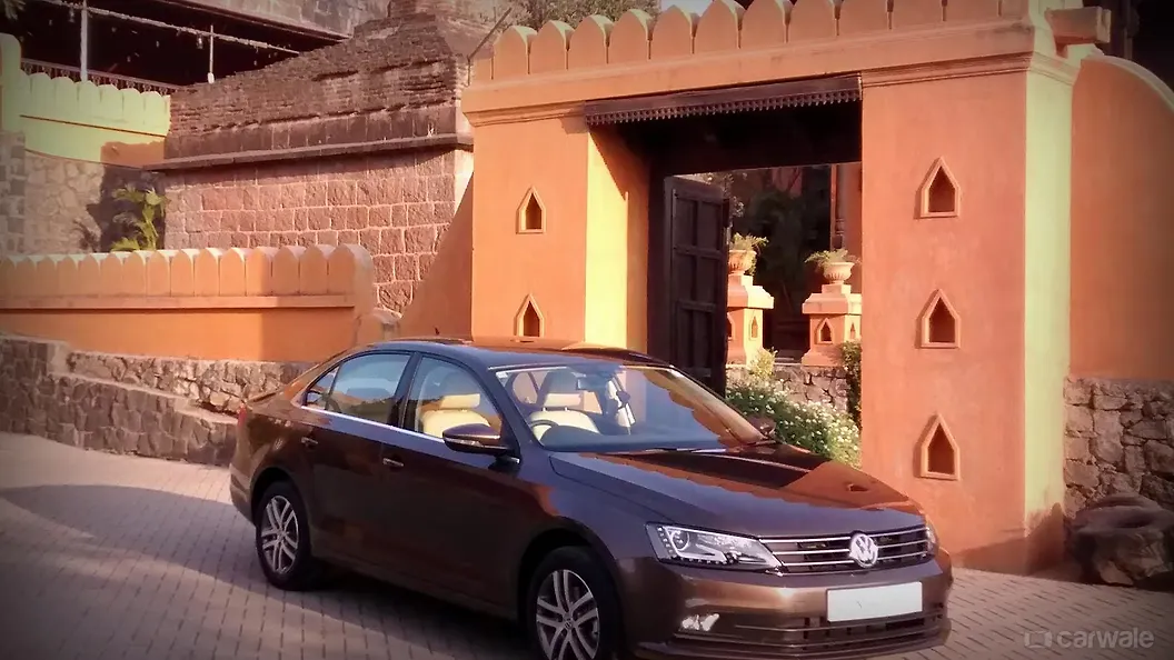 Jetta Right Front Three Quarter Image, Jetta Photos in India - CarWale