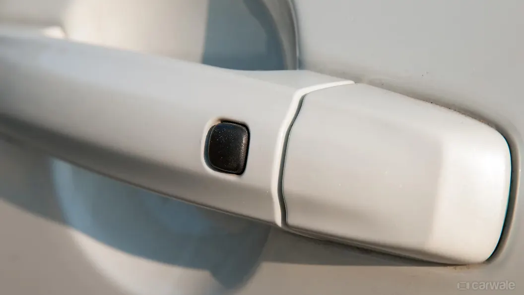 Swift [2014-2018] Door Image, Swift [2014-2018] Photos in India - CarWale