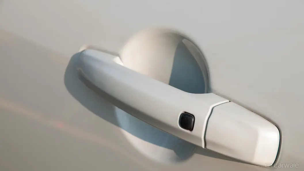 Swift [2014-2018] Door Handles Image, Swift [2014-2018] Photos in India ...