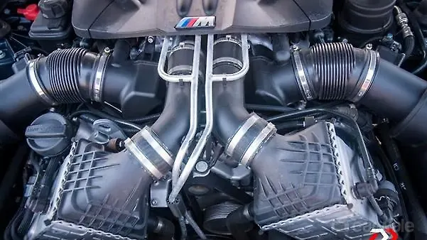 M5 [2012-2014] Engine Bay Image, M5 [2012-2014] Photos in India - CarWale