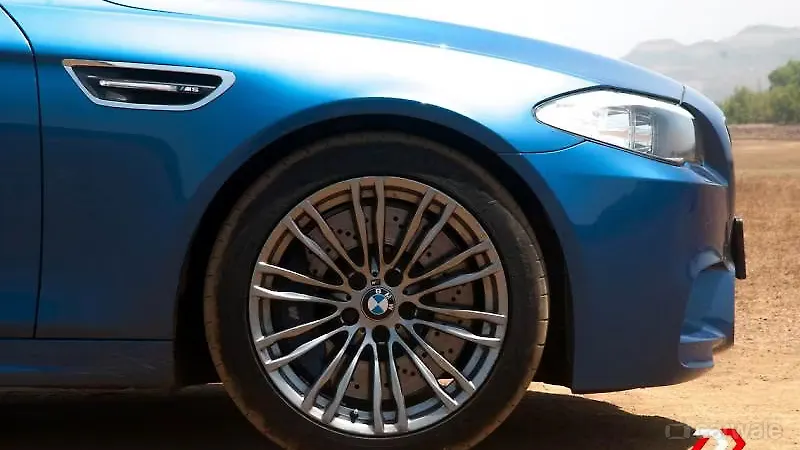 M5 [2012-2014] Wheels-Tyres Image, M5 [2012-2014] Photos in India - CarWale