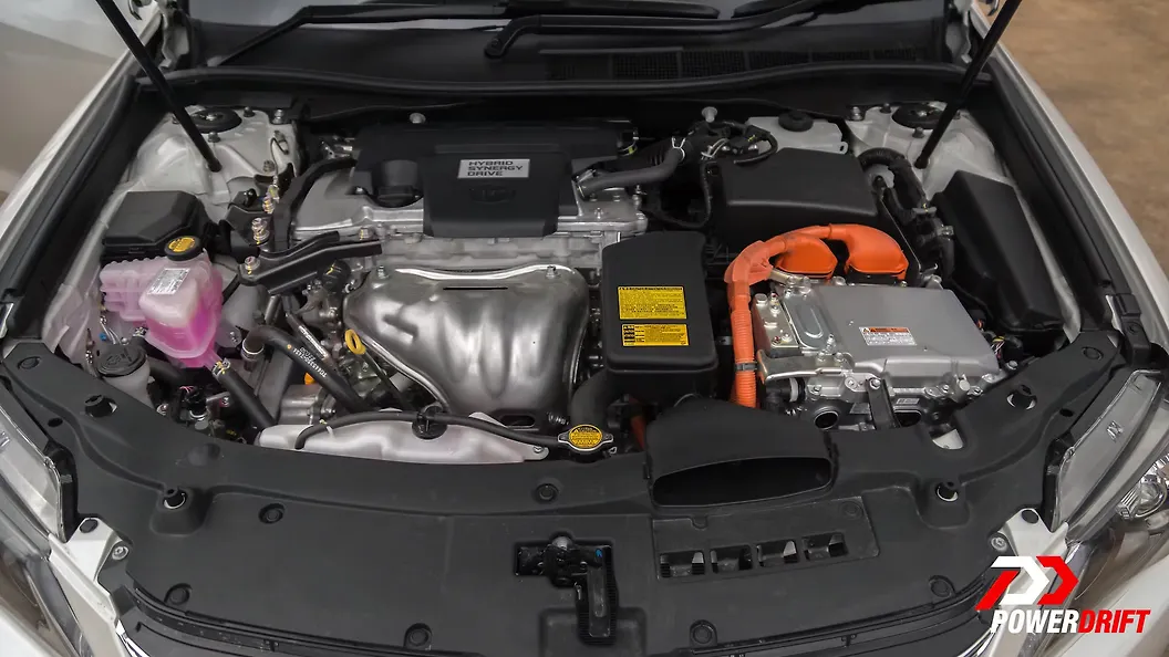 Toyota Camry [2012-2015] Photo, Hybrid Engine Bay Image - CarWale