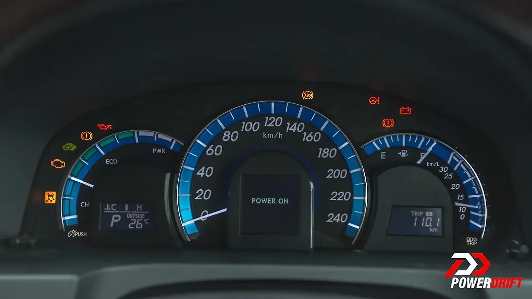 Toyota Camry [2012-2015] Photo, Hybrid Instrument Cluster Image - CarWale