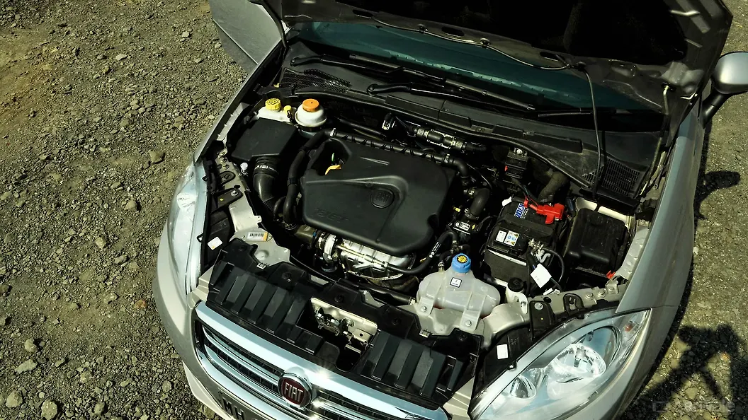 Linea Engine Bay Image, Linea Photos in India - CarWale