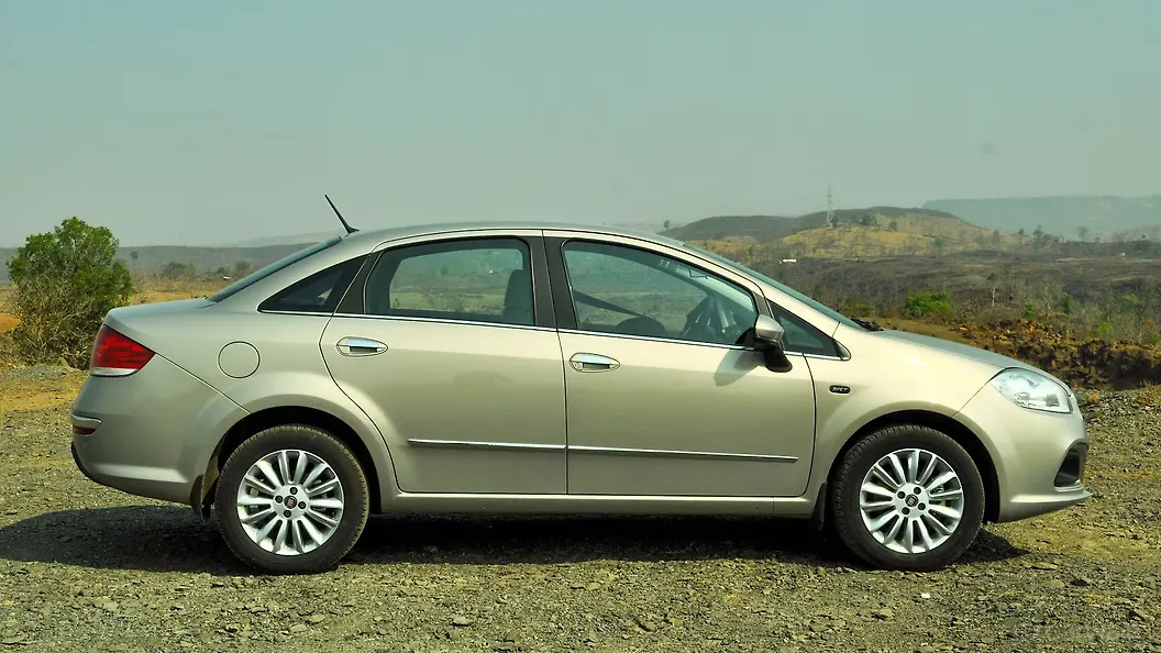 Linea Right Side Image, Linea Photos in India - CarWale