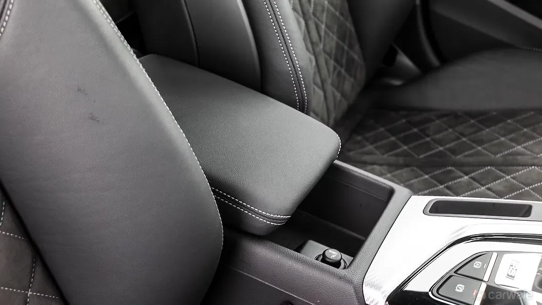 RS5 Front Centre Arm Rest Image, RS5 Photos in India - CarWale