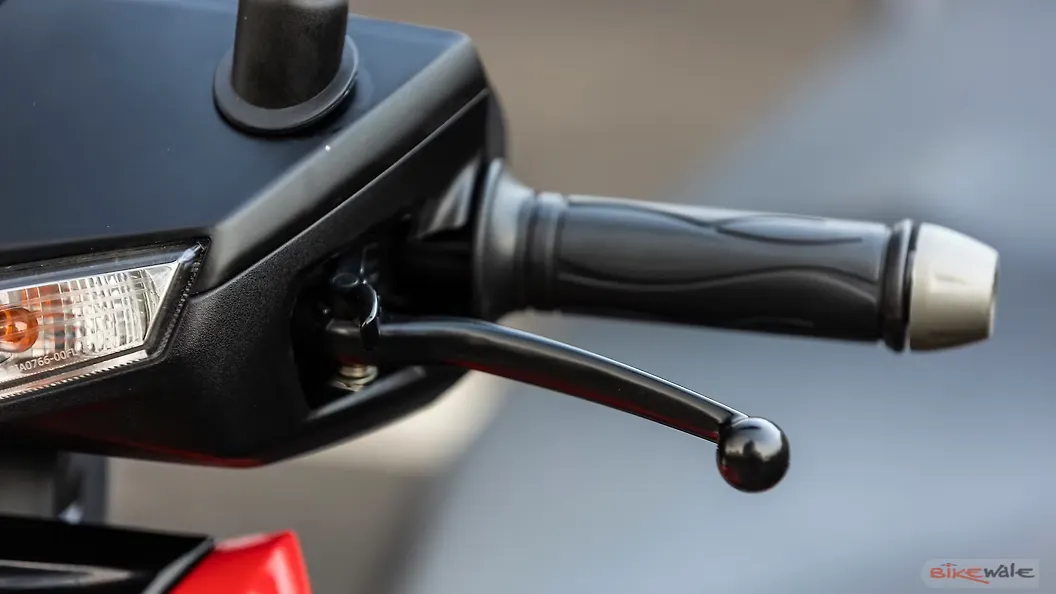 TVS Ntorq 125 Hazard Lights Switch Image – BikeWale